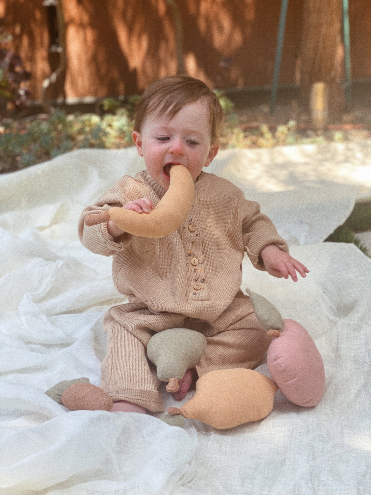 Banana Fruit Rattle – Ceres Studio